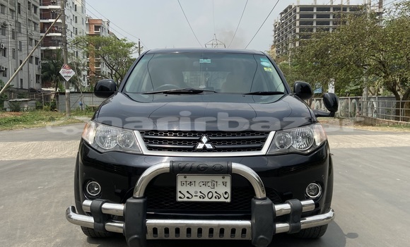Buy Used 2007 Mitsubishi Outlander in Dhaka, Dhaka - Garirbazar.com